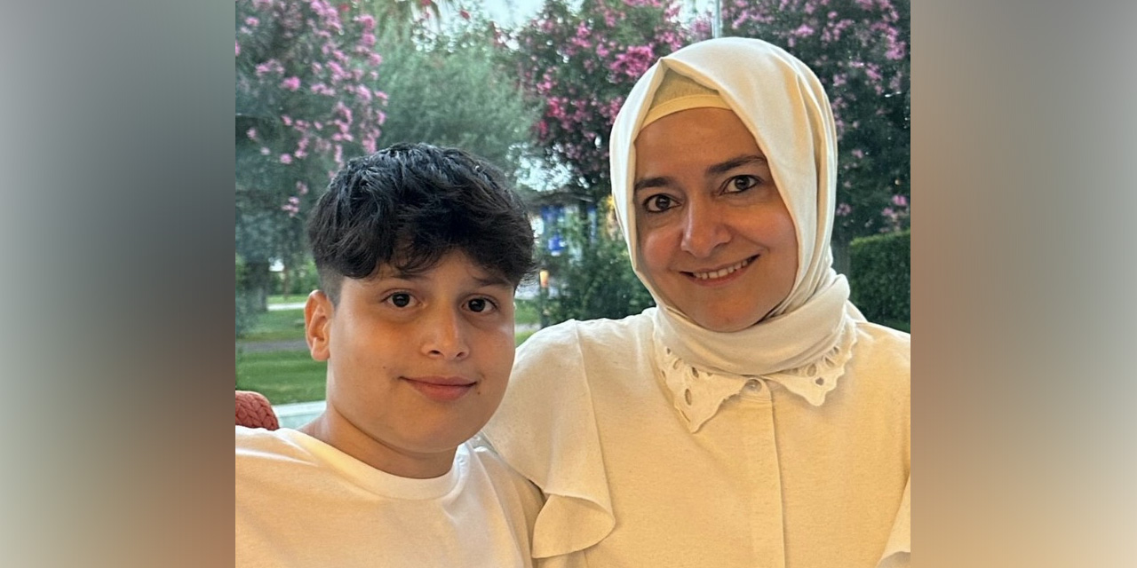 Eski Bakan Betül Sayan Kaya'nın oğlu Ahmet Akif Kaya LGS'de birinci oldu