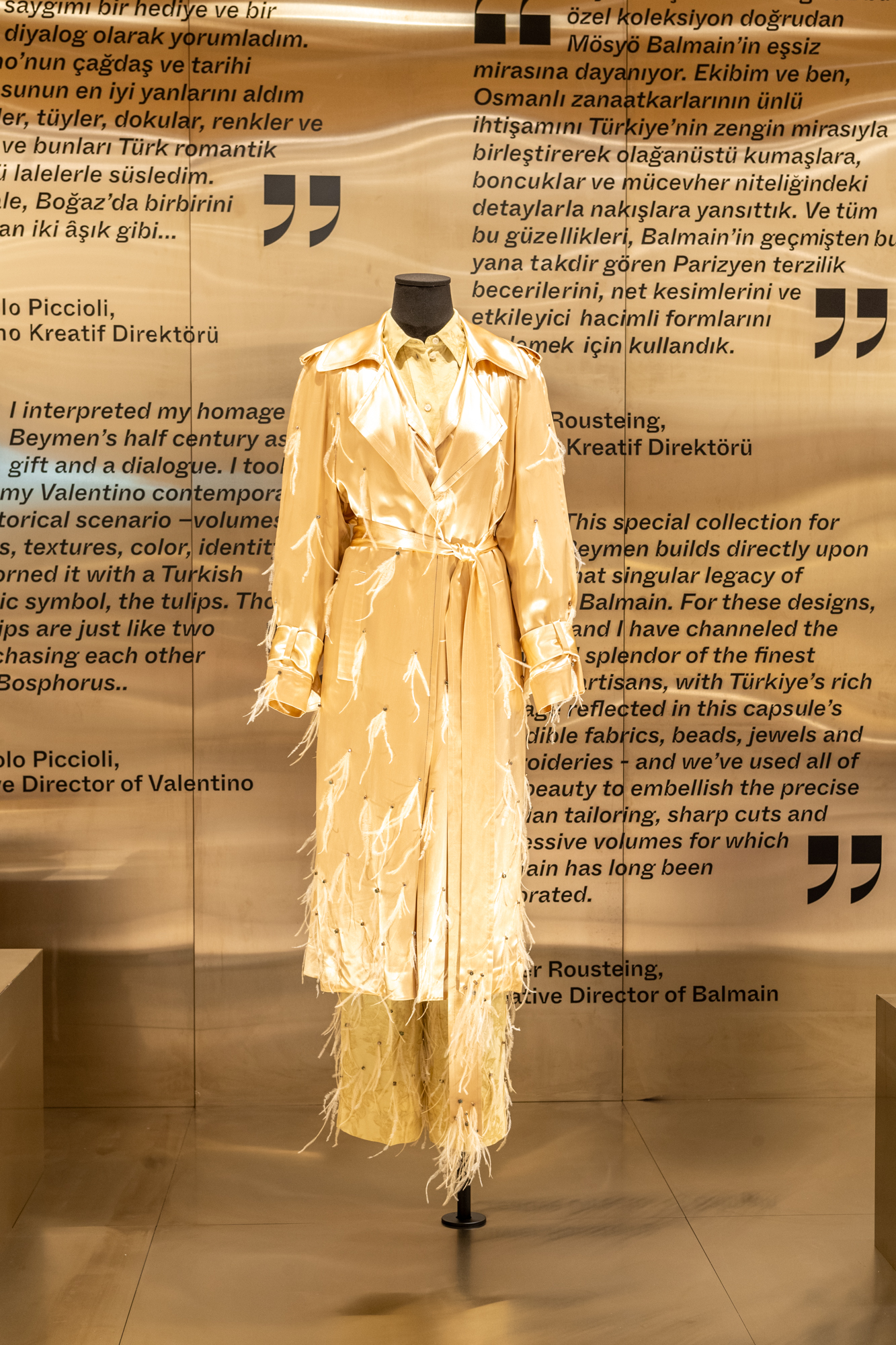 Lüksün 500 yıllık tarihini anlatan Golden Opulence Sergisi görücüye çıktı