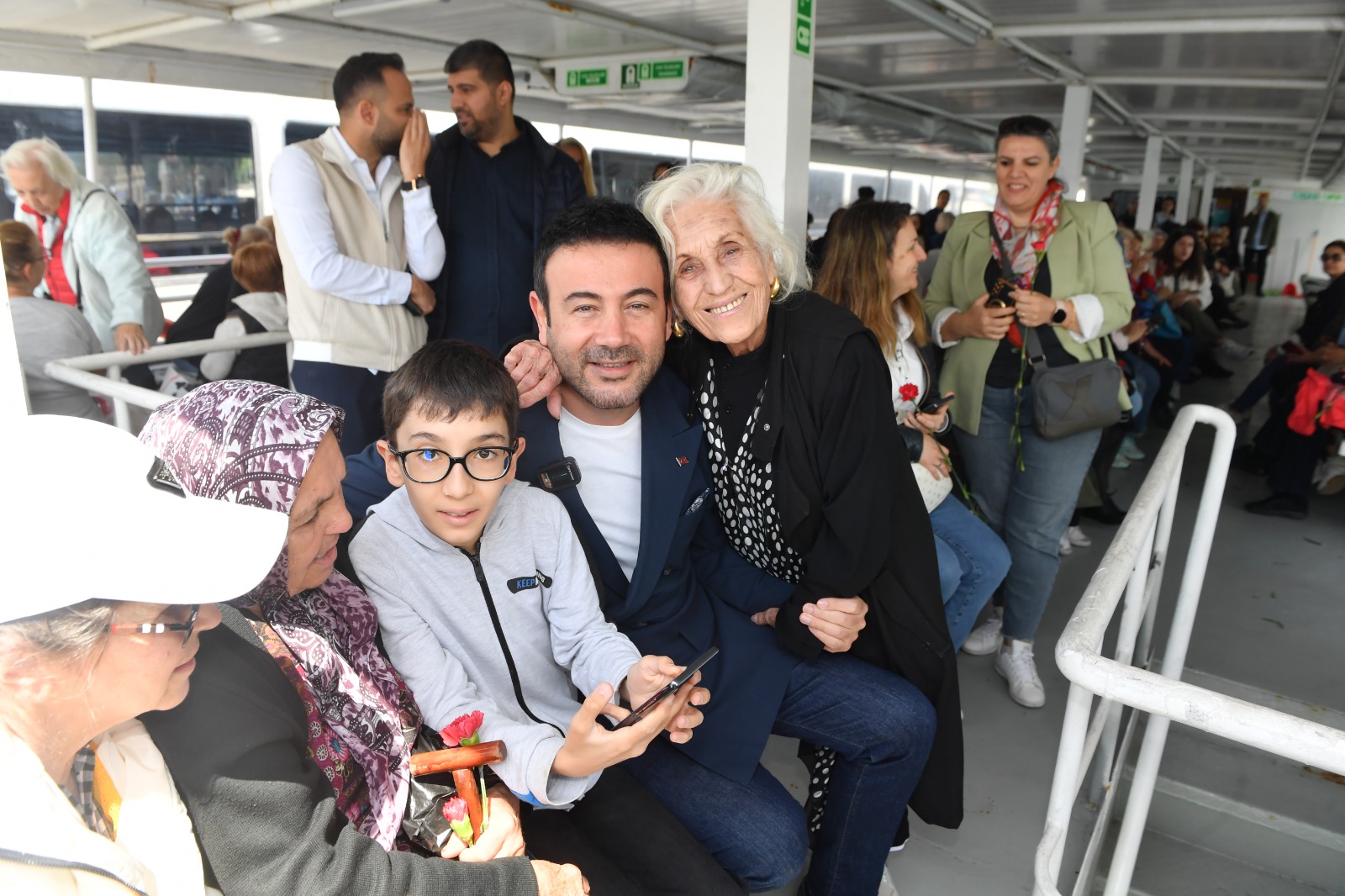 Beşiktaş Belediyesi'nden annelere Boğaz turu